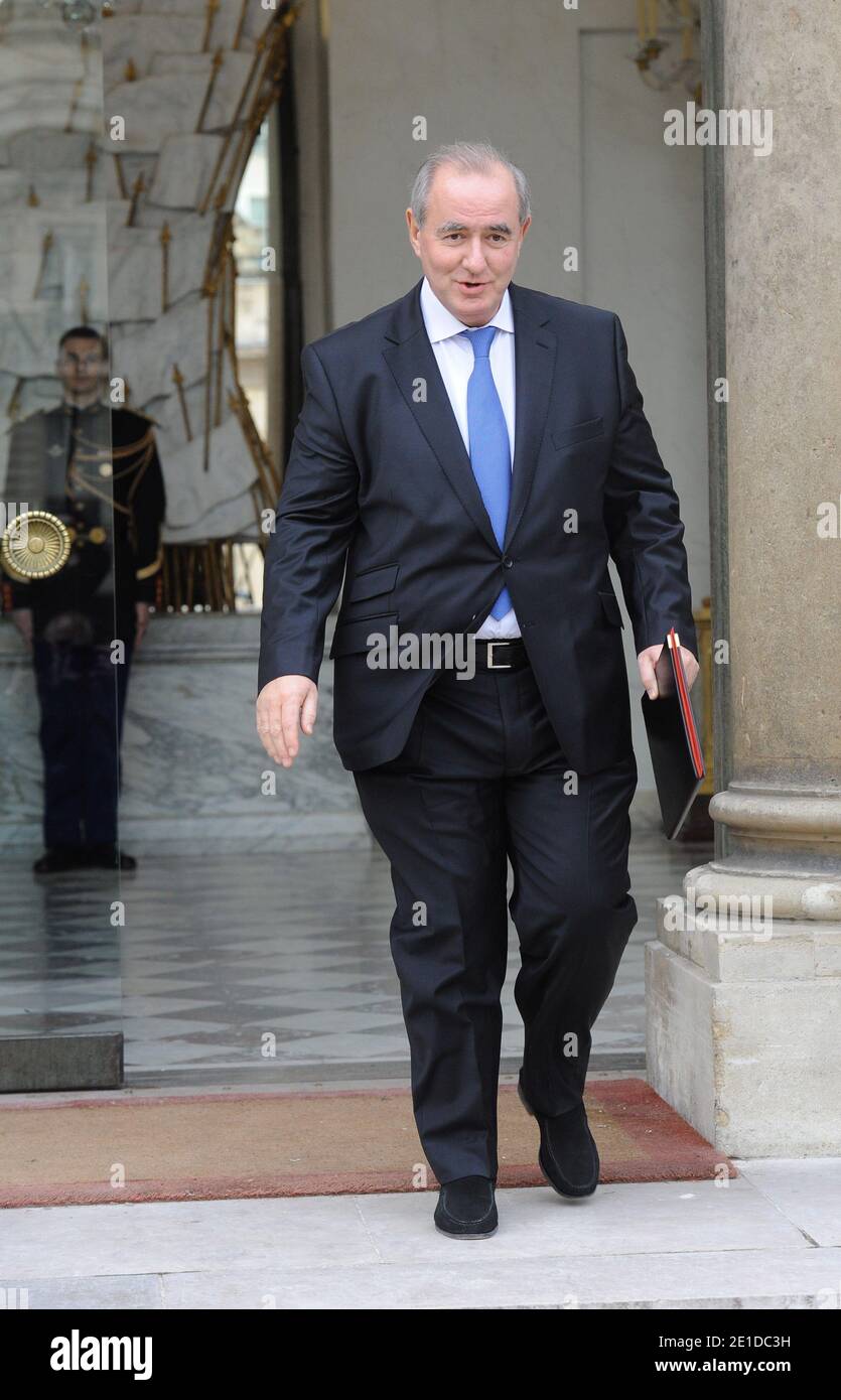 Ministers leaving weekly cabinet hi-res stock photography and images ...