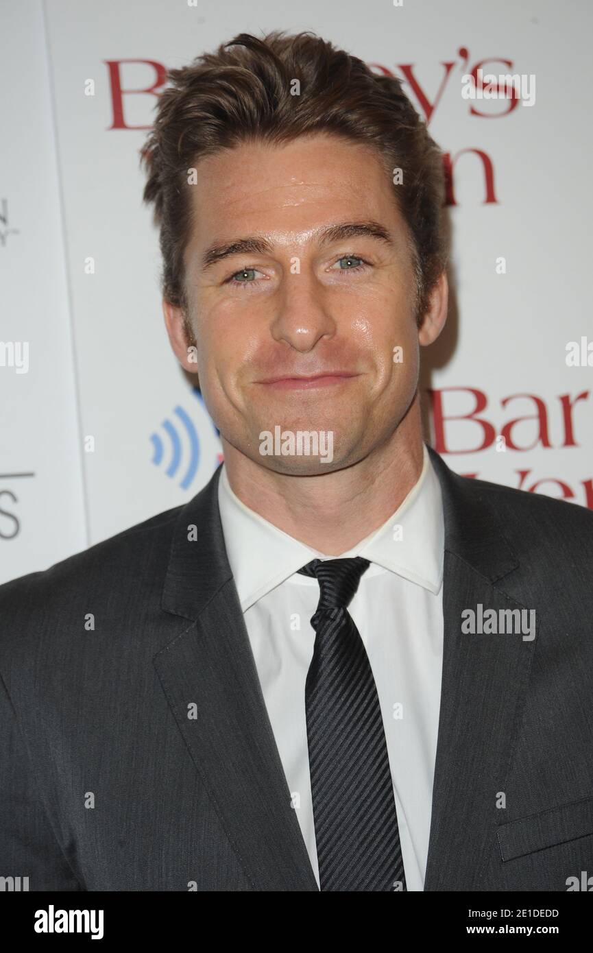 Cast member Scott Speedman arriving for the premiere of 'Barney's ...