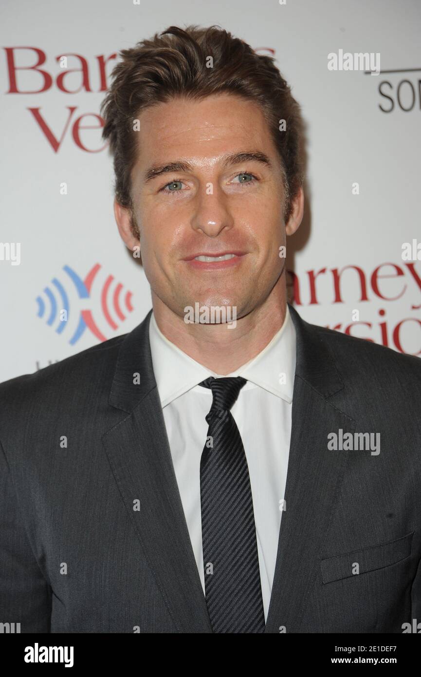 Cast member Scott Speedman arriving for the premiere of 'Barney's ...