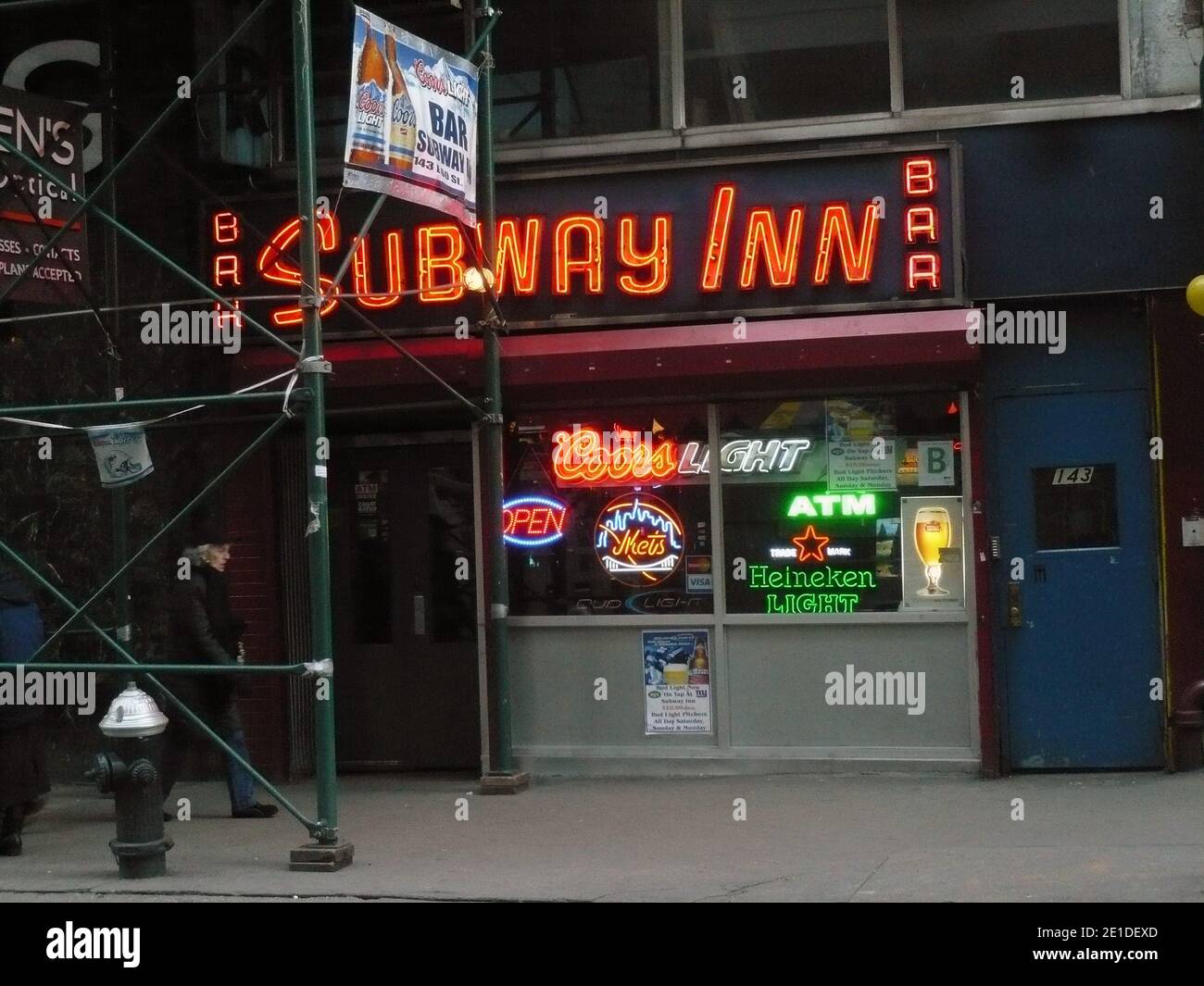 Marilyn monroe bar hi-res stock photography and images - Alamy