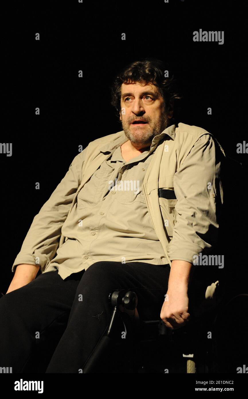 Jacques Frantz performing Jose Pablo Feinmann's new play 'Le crepuscule ...