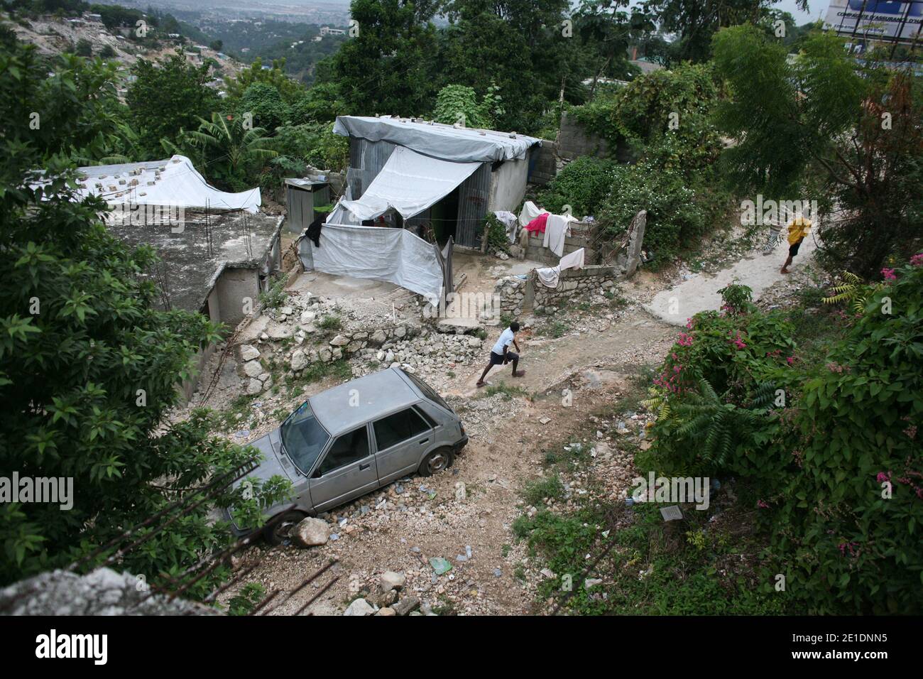 Atmosphere in Port-au-Prince, Haiti in December 2010. Photo by Axelle ...