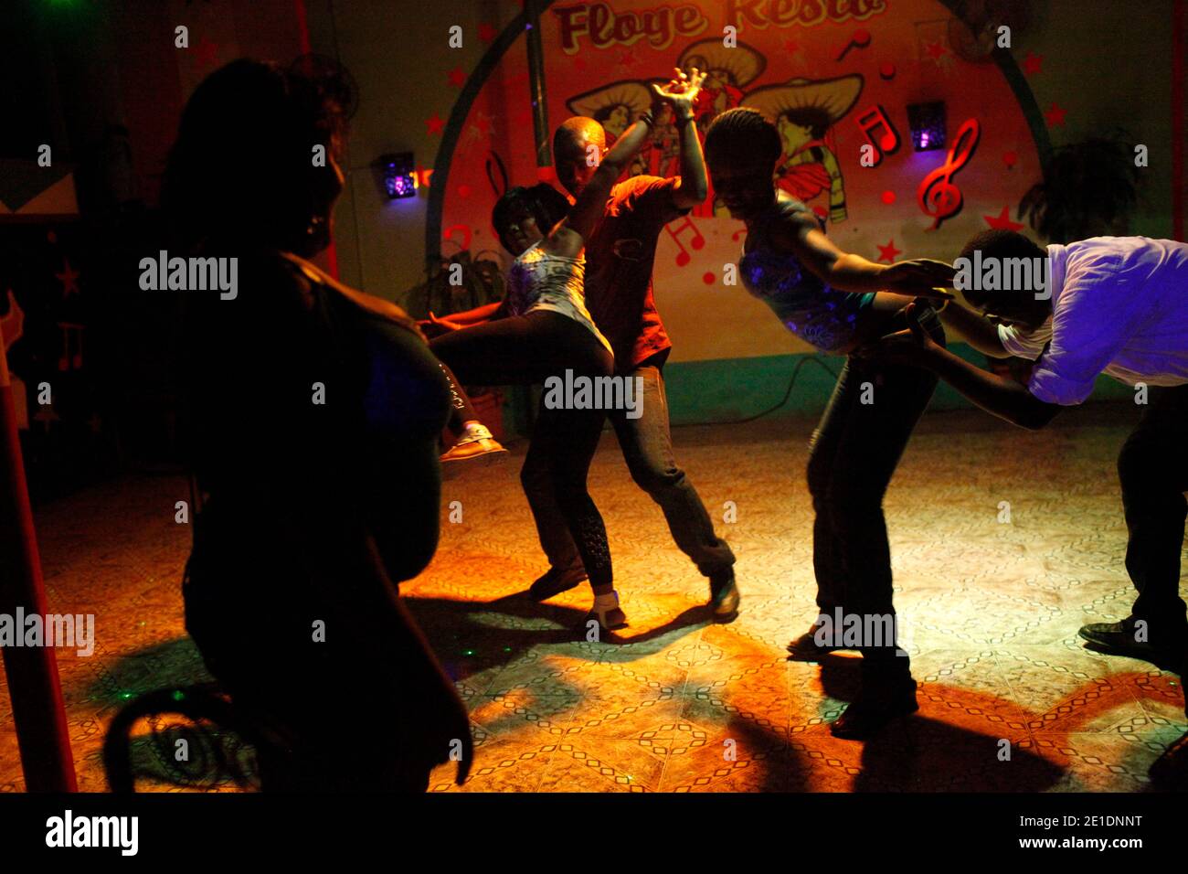 Club dancing 2010 hi-res stock photography and images - Alamy