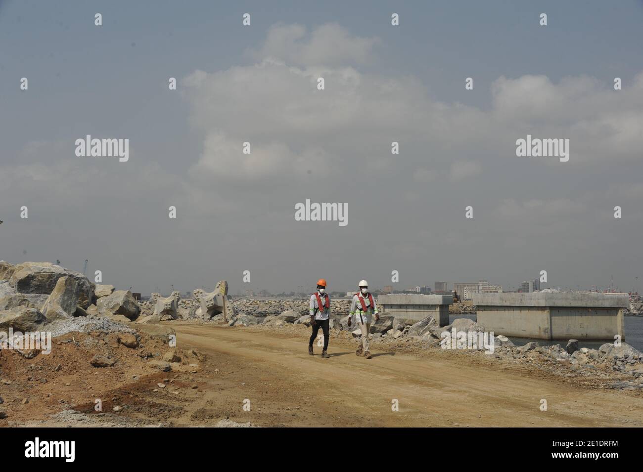 Lng terminal china hi-res stock photography and images - Alamy