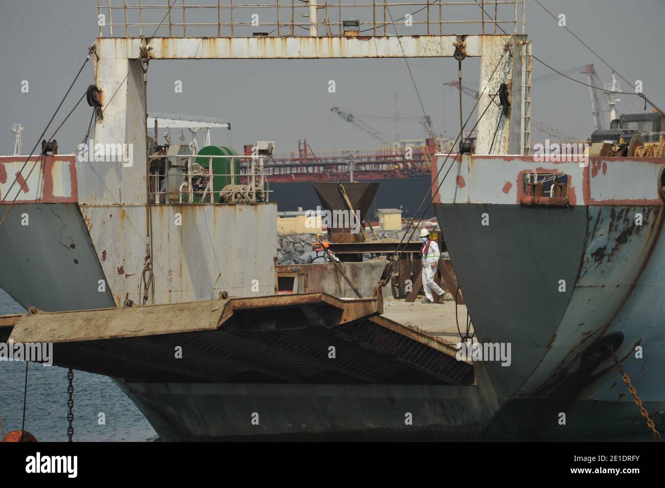 Lng terminal china hi-res stock photography and images - Alamy