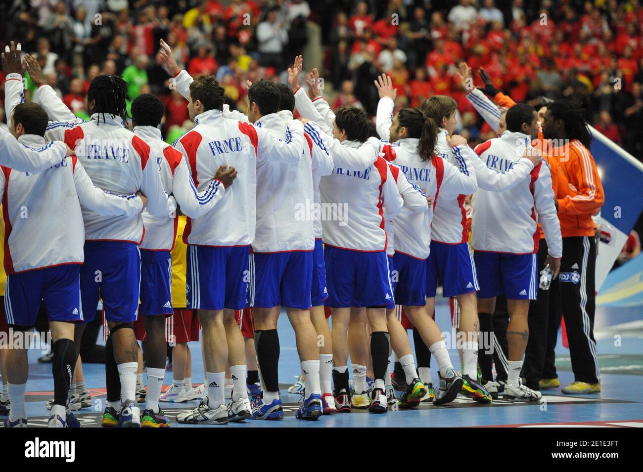France's team celebrates after winning the Men's 2011 World ...