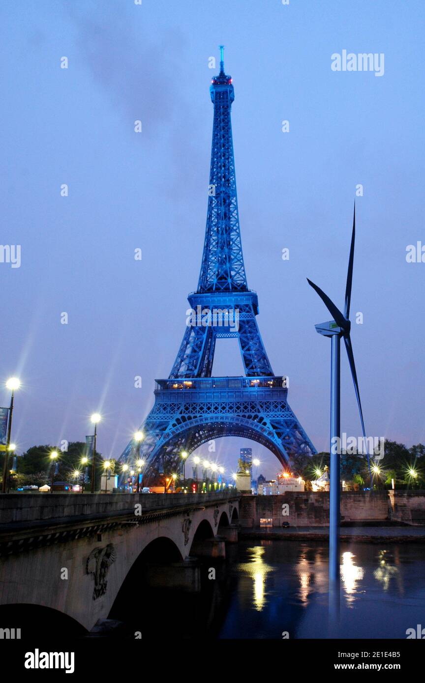 How Paris would look like with aeolian wind turbines everywhere? Photo ...