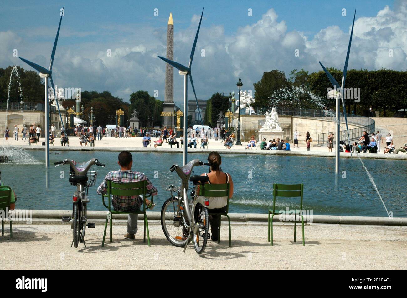 How Paris would look like with aeolian wind turbines everywhere? Photo ...