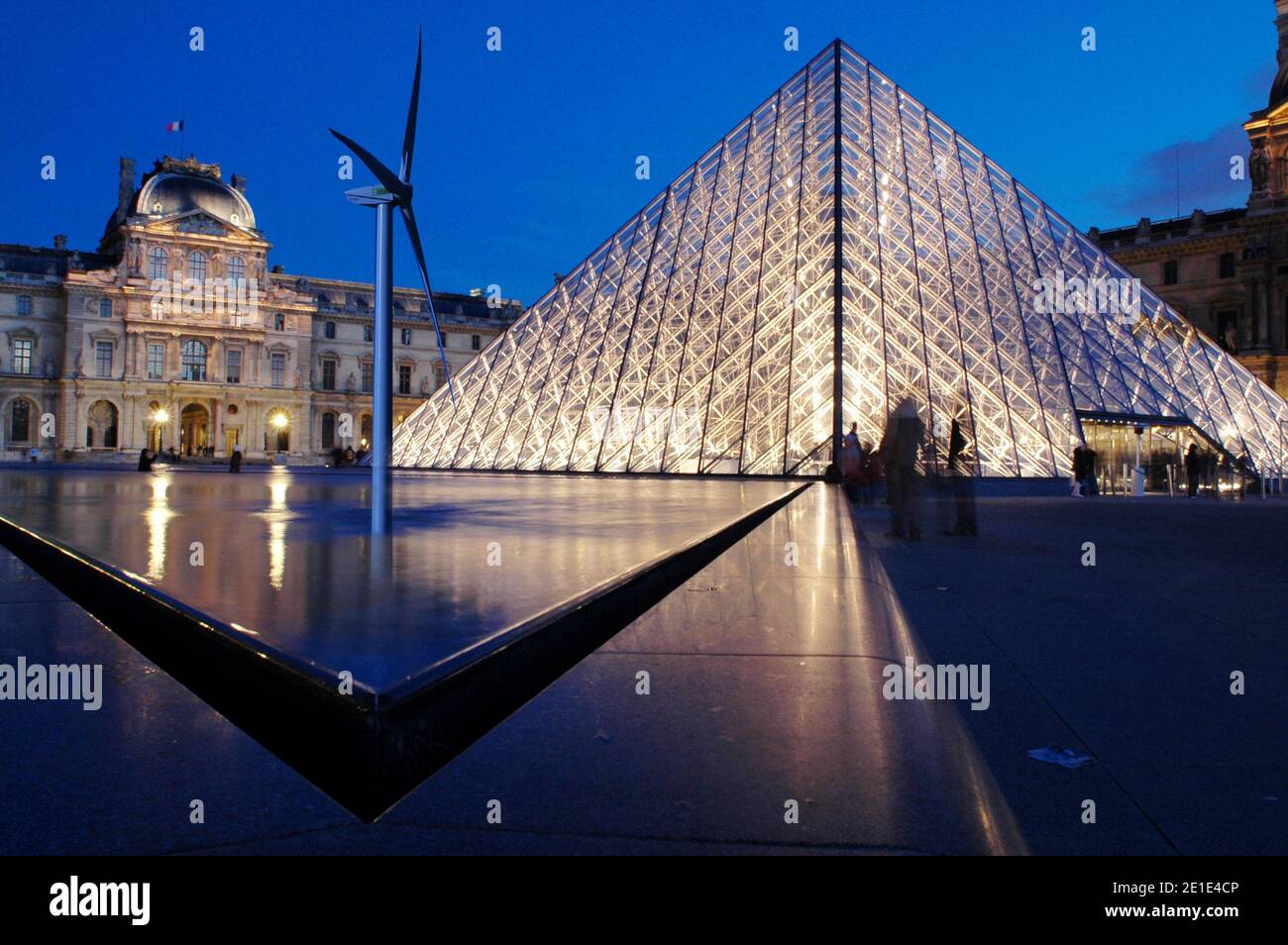 How Paris would look like with aeolian wind turbines everywhere? Photo ...