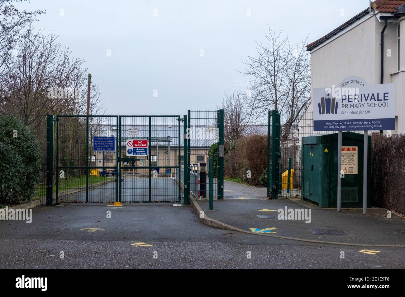 Perivale primary school hi-res stock photography and images - Alamy