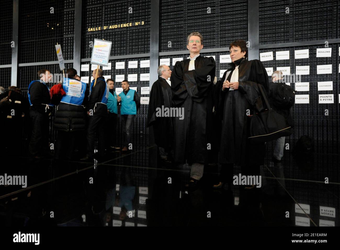 French court demonstrations hi-res stock photography and images - Alamy