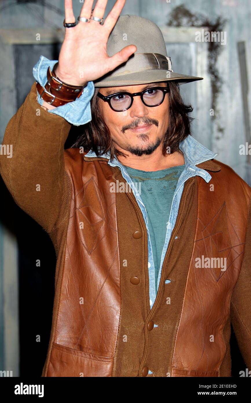 Johnny Depp arriving for the premiere of Paramount Pictures' film ...