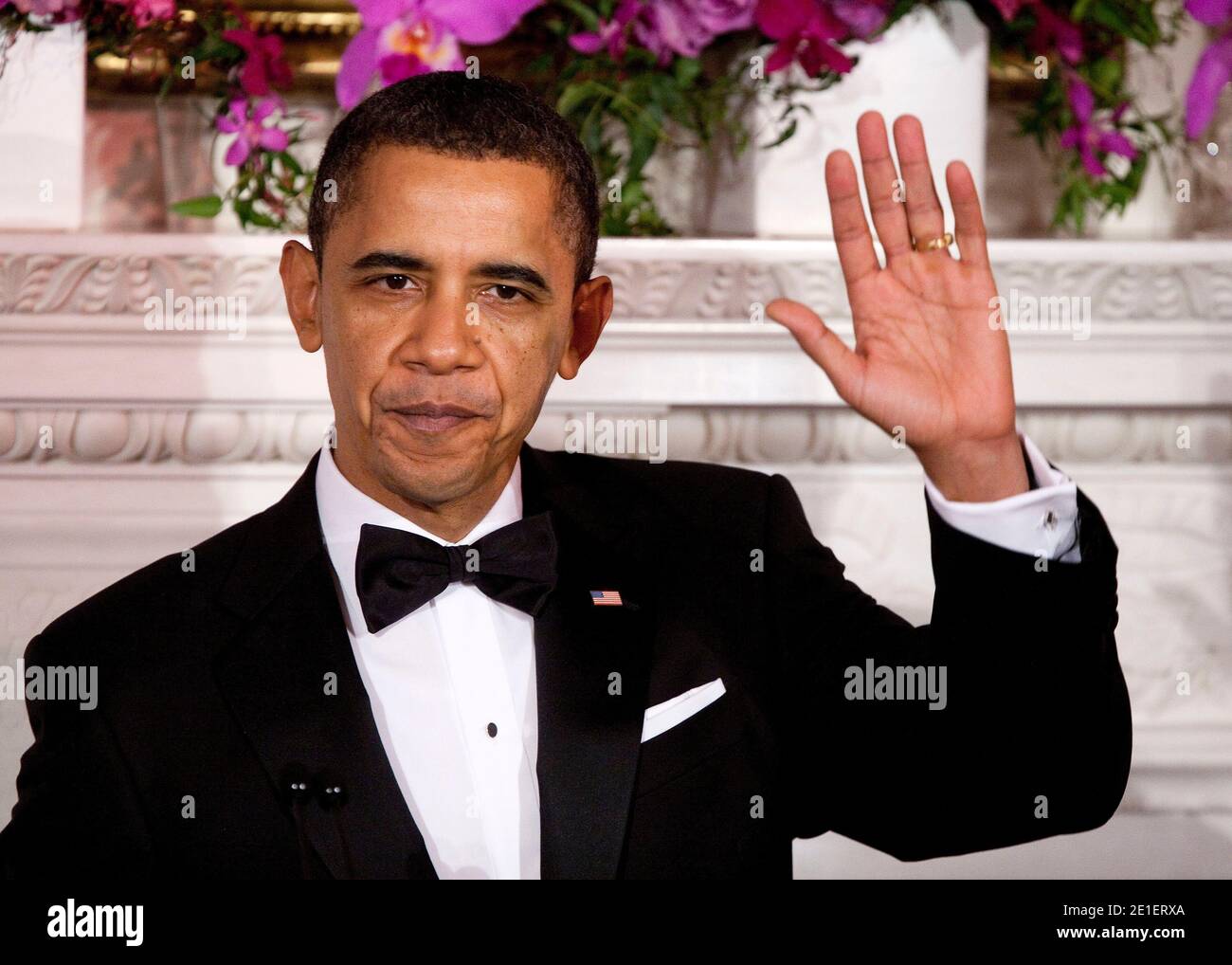 U.S. President Barack Obama waves at the start of '2011 Governors ...