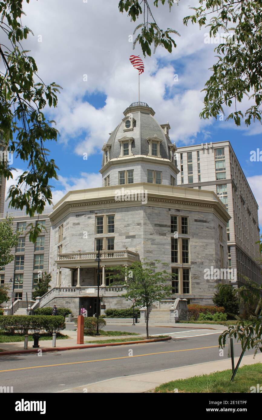 Octagon Tower, Roosevelt Island, New York Stock Photo - Alamy