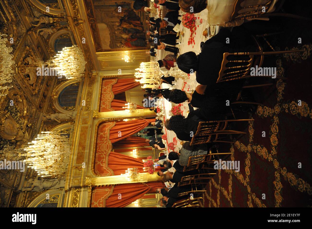 Atmosphere during a state dinner in honor of South African President at ...