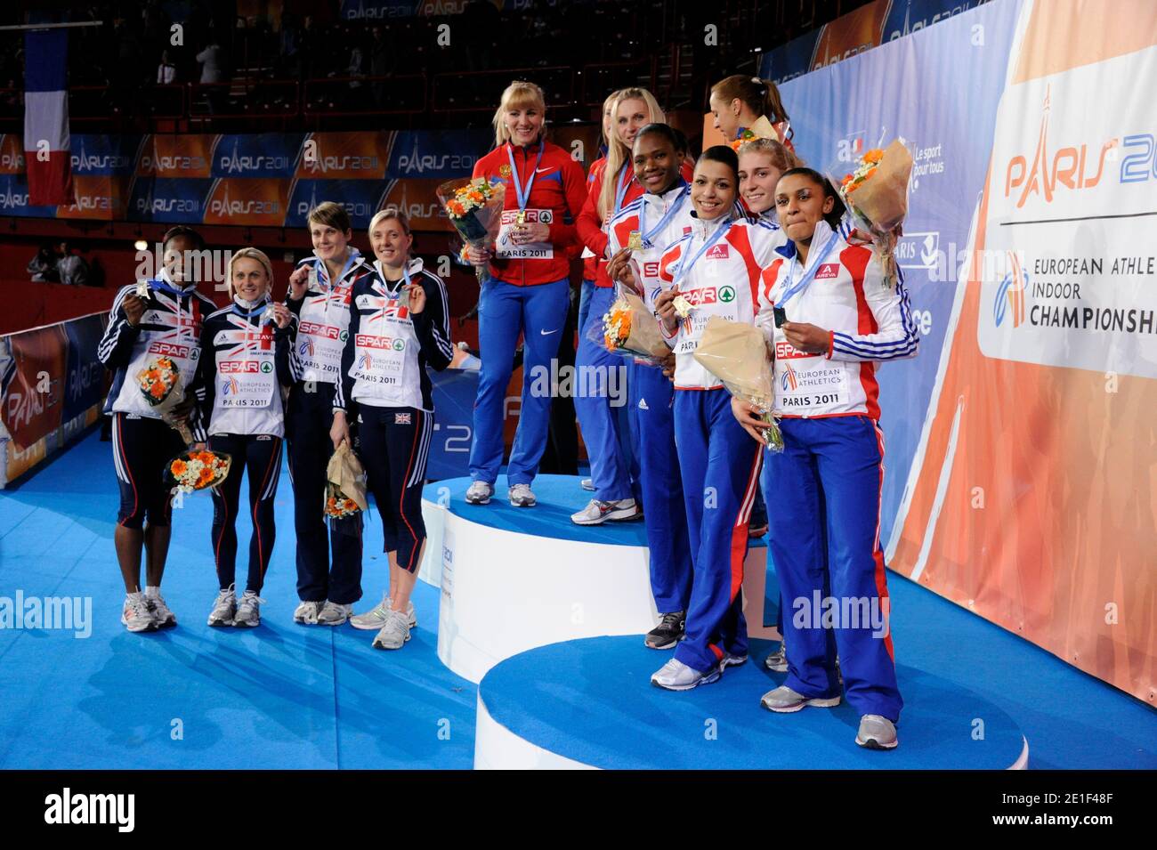 France's women team won the bronze medal in the 4X400 meters during the ...