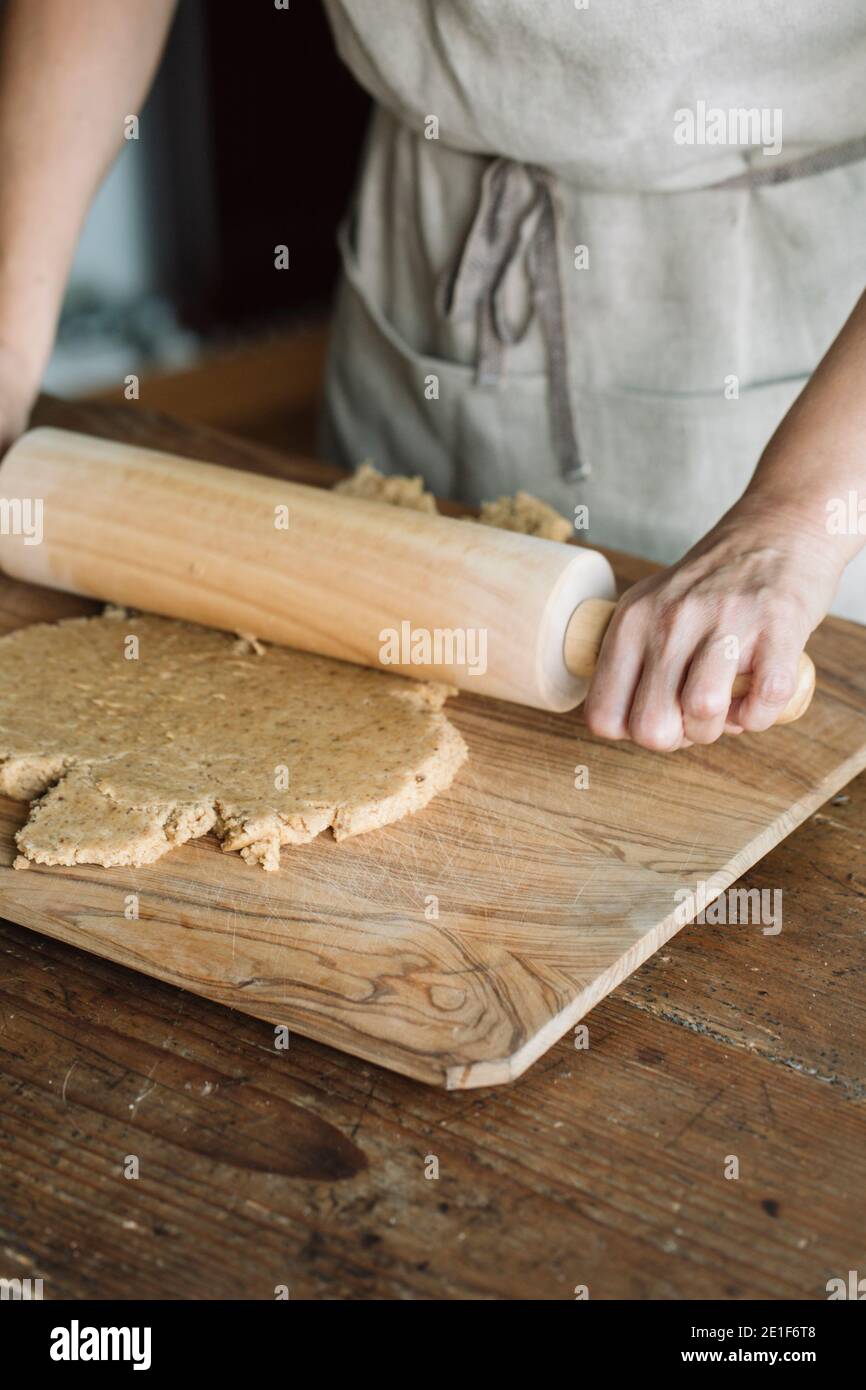 Woman Hand Rolling Out Pastry Stock Photo - Alamy