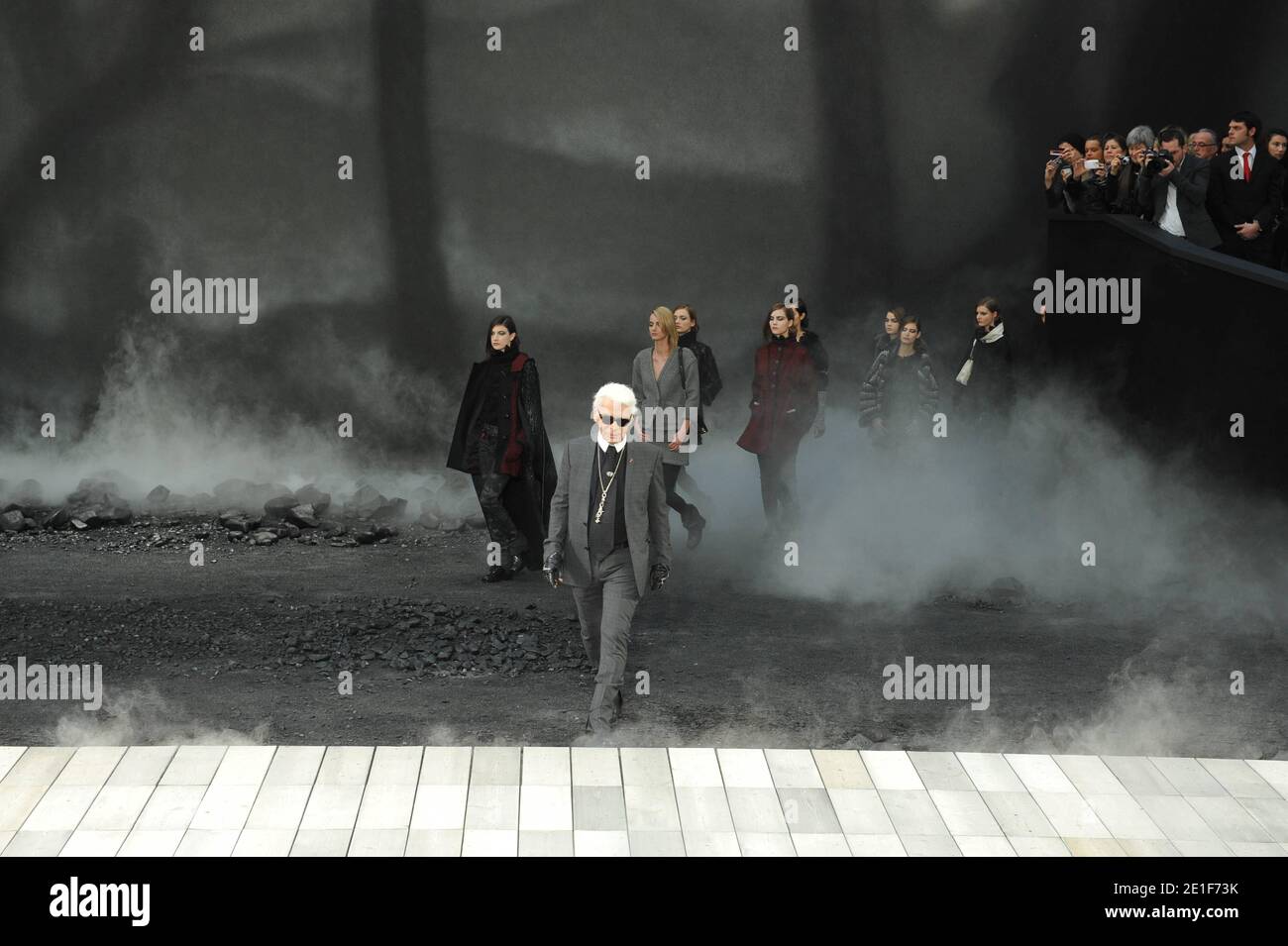 Designer Karl Lagerfeld after Chanel Fall-Winter 2011/2012 Ready-to ...