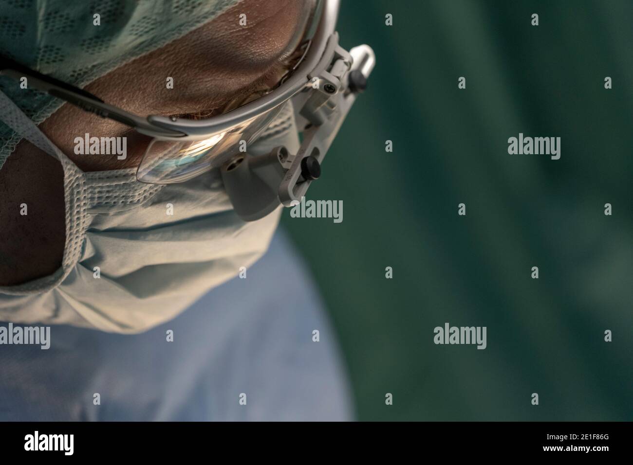 close up image of a surgeon's loupes in the operating room Stock Photo ...