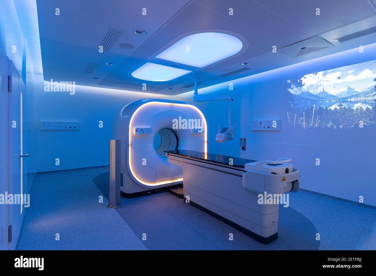Therapeutic radiology hi-res stock photography and images - Alamy