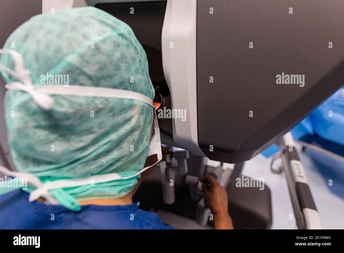 Hospital [robotic surgery] robot hi-res stock photography and images ...