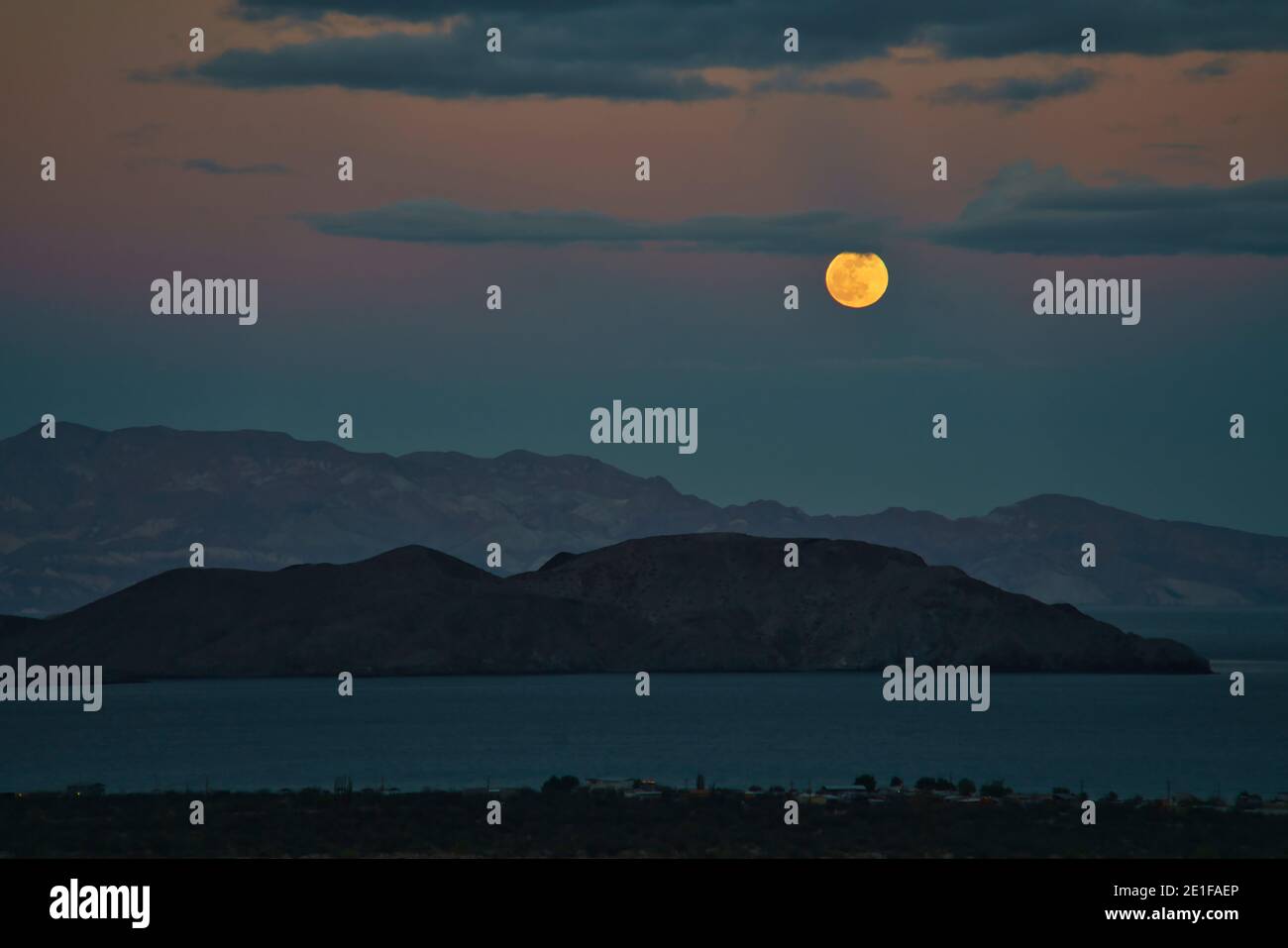 Full moon over mexico hi-res stock photography and images - Alamy