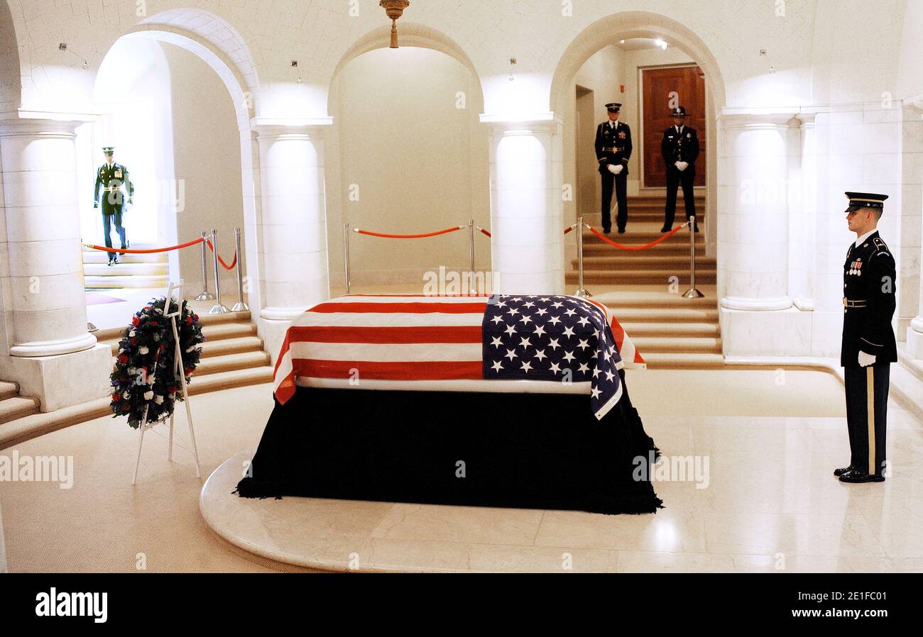 The casket of U.S. Army Corporal Frank Buckles lies in repose at the ...