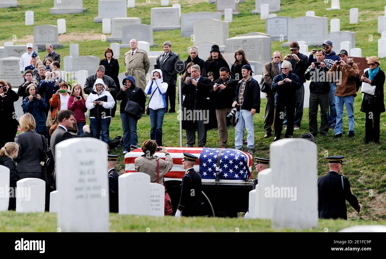 The casket of U.S. Army Corporal Frank Buckles arrives at the gravesite ...
