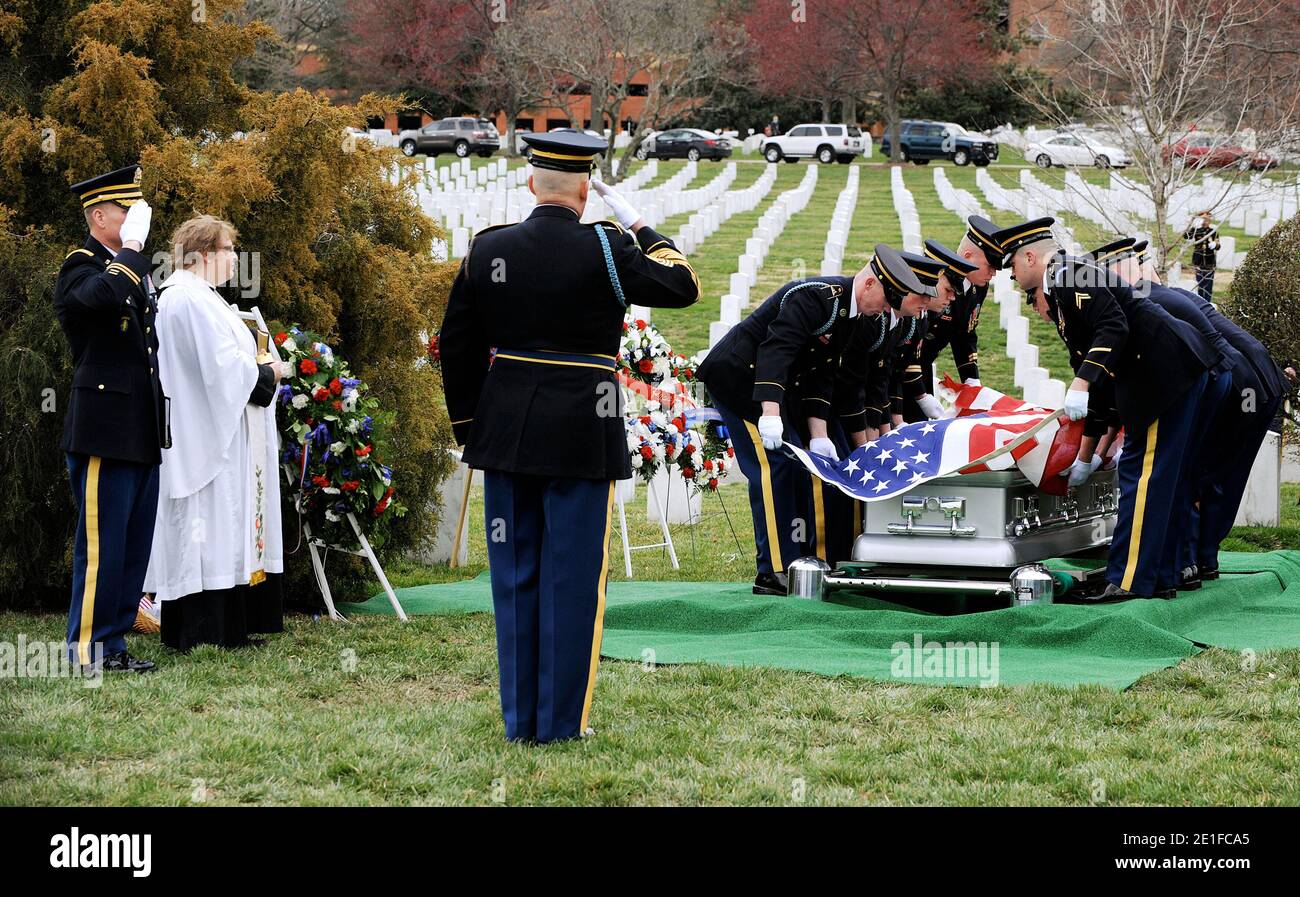 The casket of U.S. Army Corporal Frank Buckles arrives at the gravesite ...