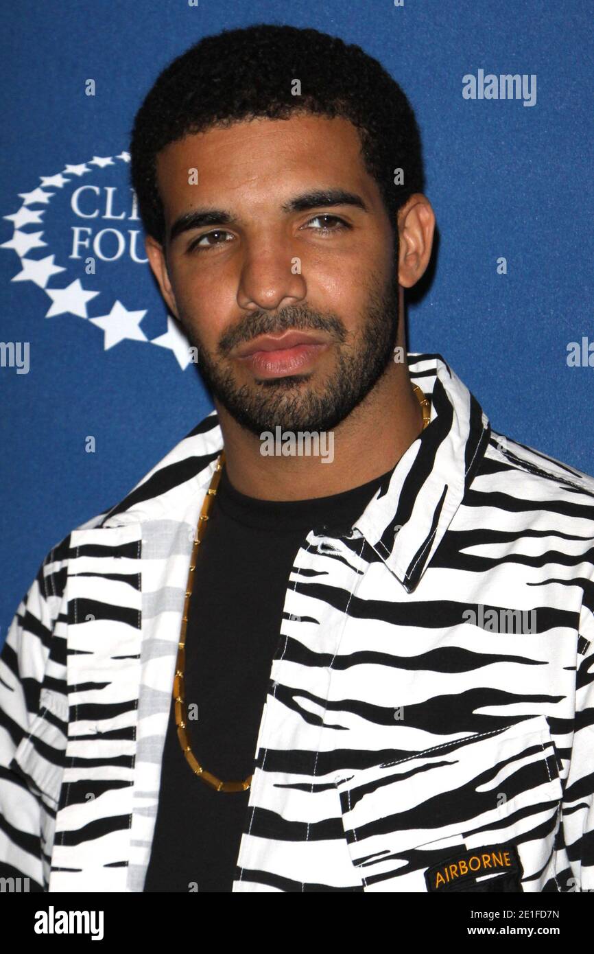 Drake arriving for President Clinton Hosts Millennium Network Event ...