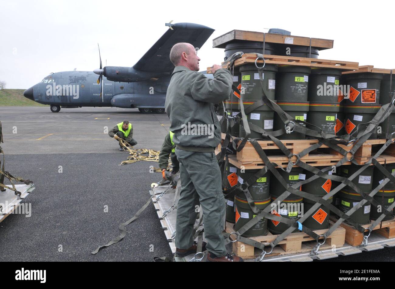 Guerre conflit transport militaire hi-res stock photography and images ...