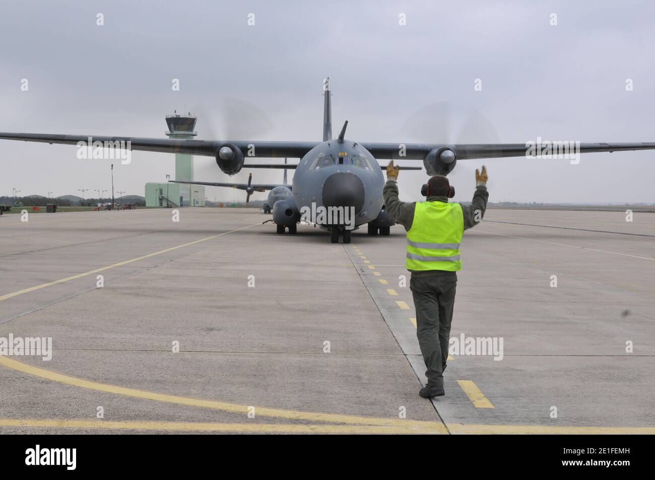 Guerre conflit transport militaire hi-res stock photography and images ...
