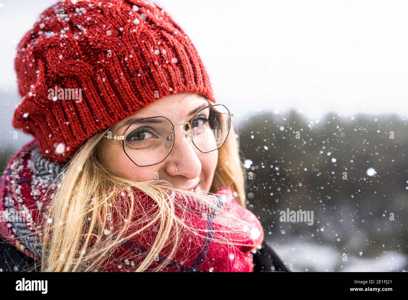 Scarf wind hand hi-res stock photography and images - Alamy