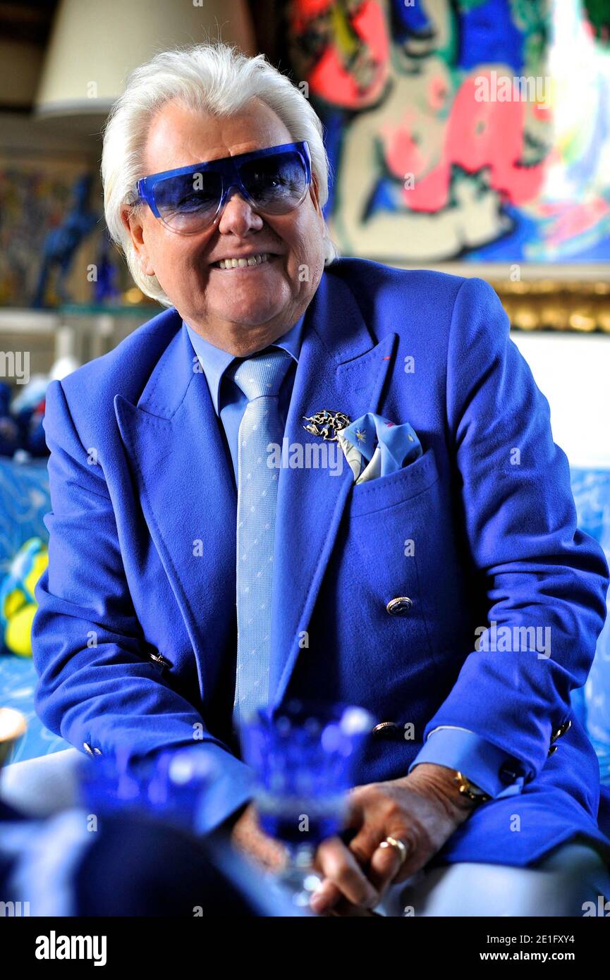 EXCLUSIF MICHOU,PROPRIETAIRE DU CELEBRE CABARET DU MEME NOM A PARIS ...