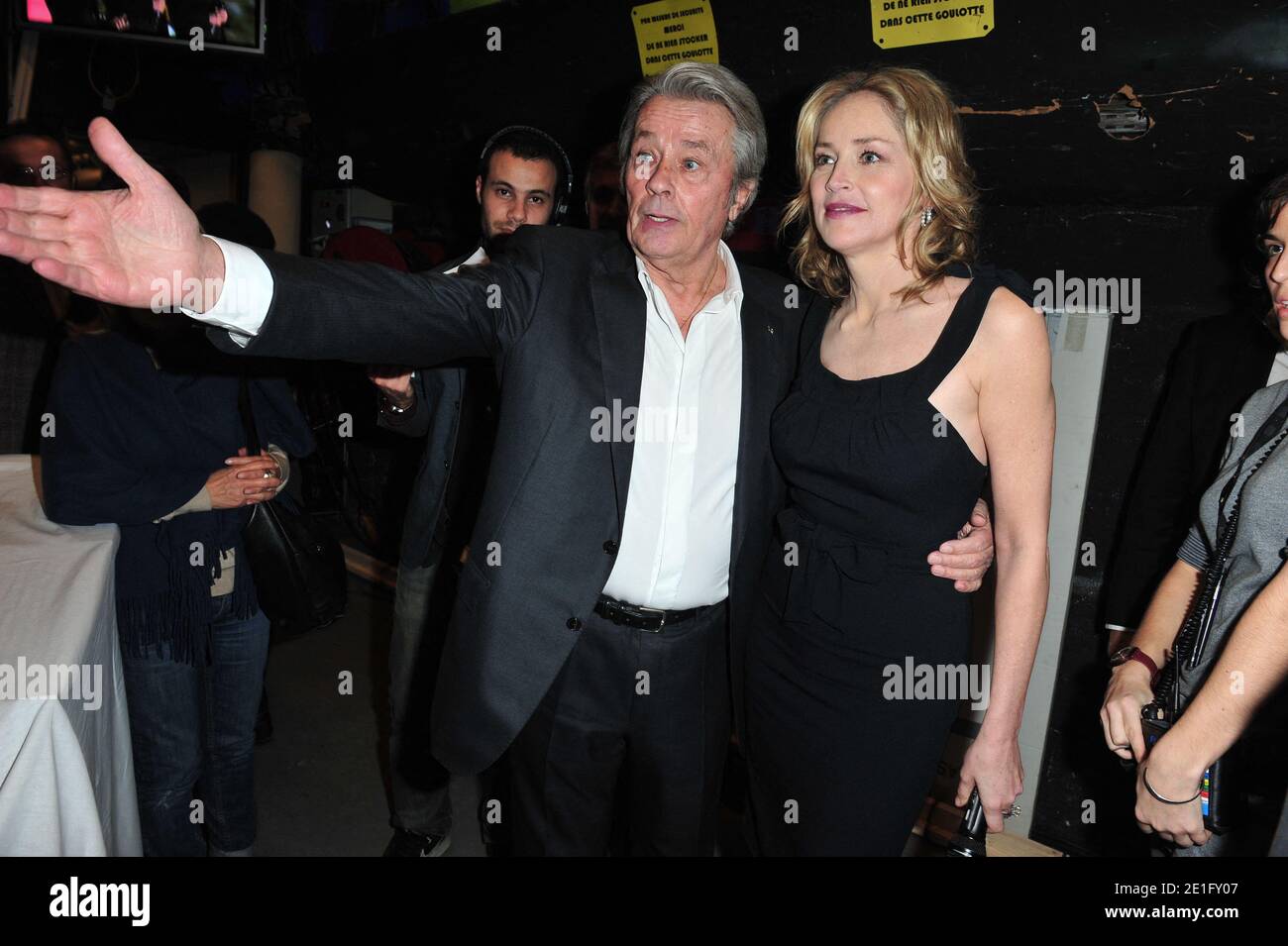 Alain Delon, Sharon Stone lors de l'enregistrement de l'emission Champs ...