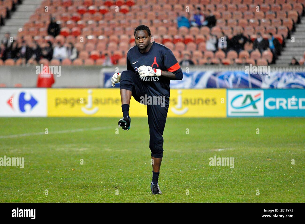 Paris-St-Germain's Apoula Edel during the French First League soccer ...