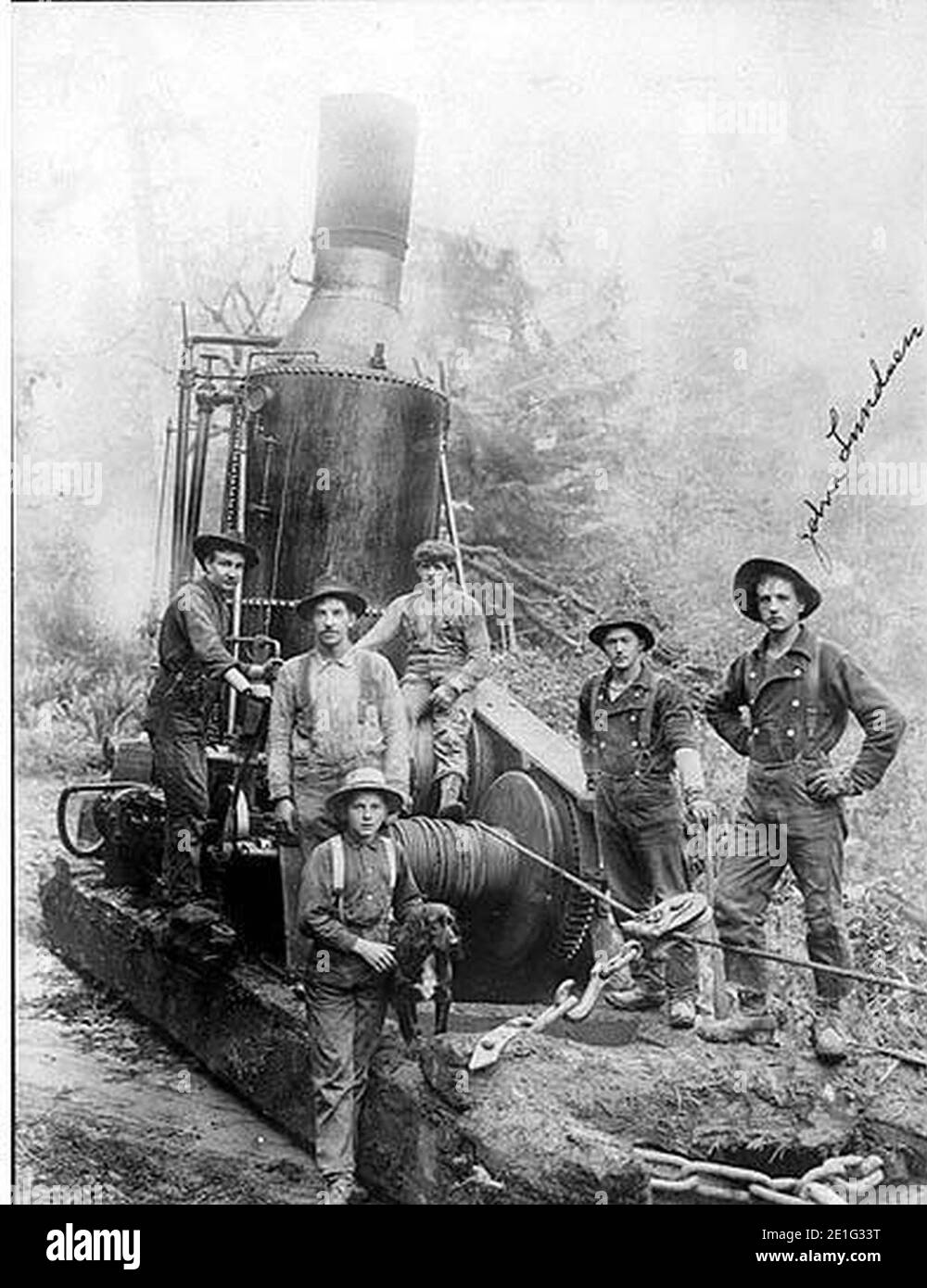 Logging crew with donkey engine, Deep River, Washington, 1903 (INDOCC ...