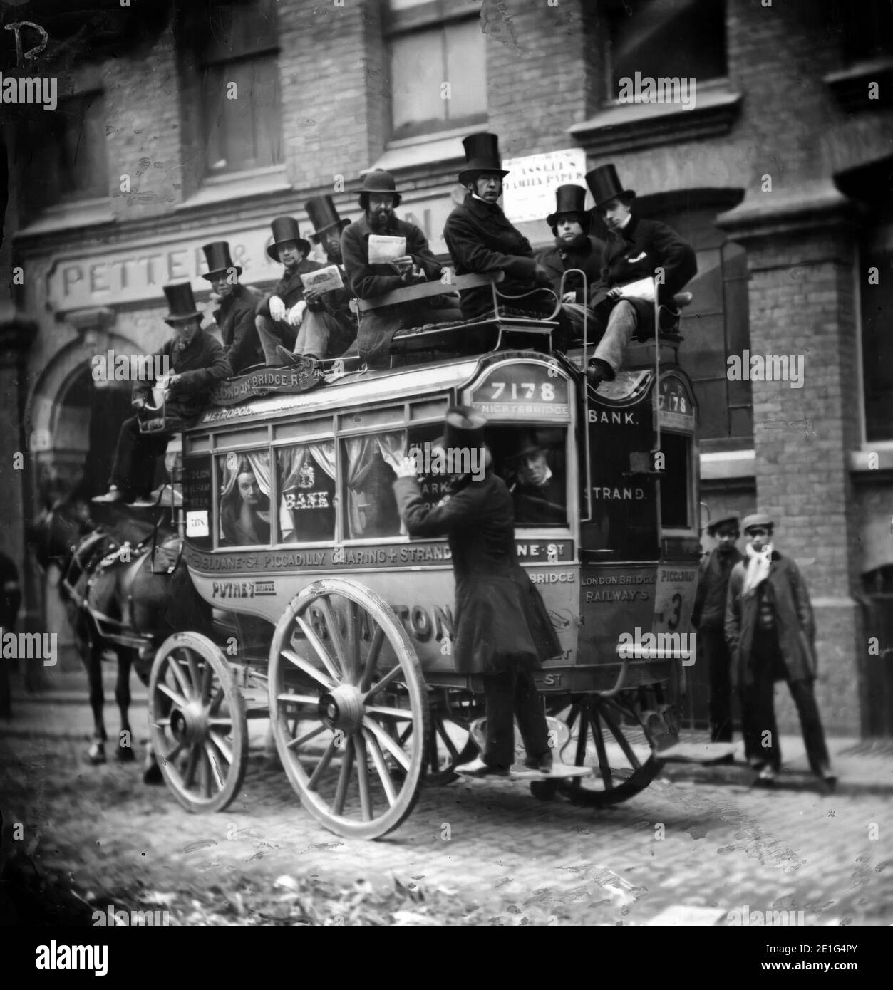 London omnibus in 1865 Stock Photo - Alamy