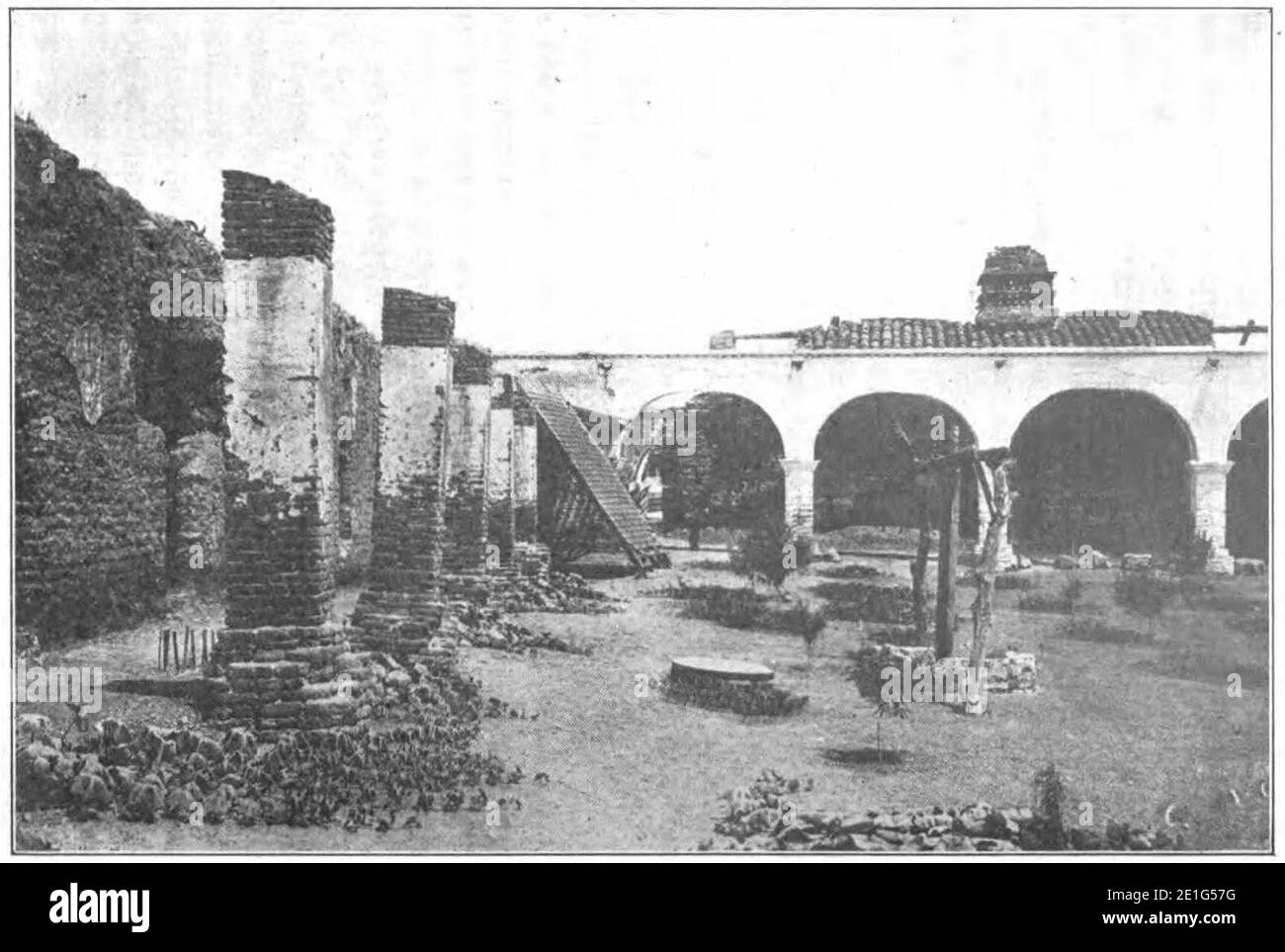 Unroofed hi-res stock photography and images - Alamy