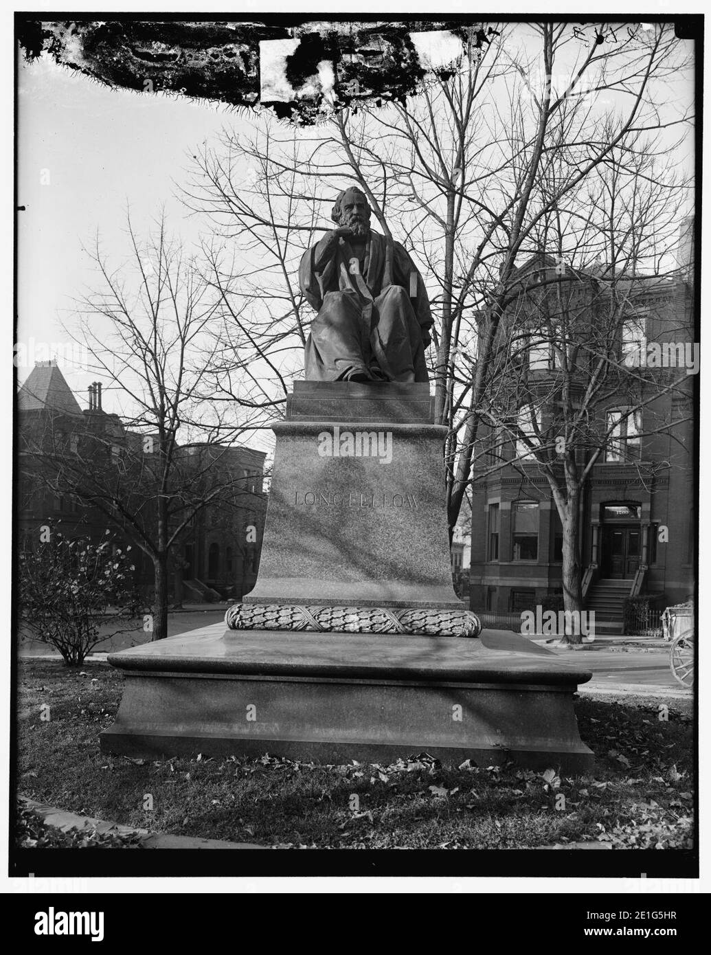 Longfellow statue hi-res stock photography and images - Alamy