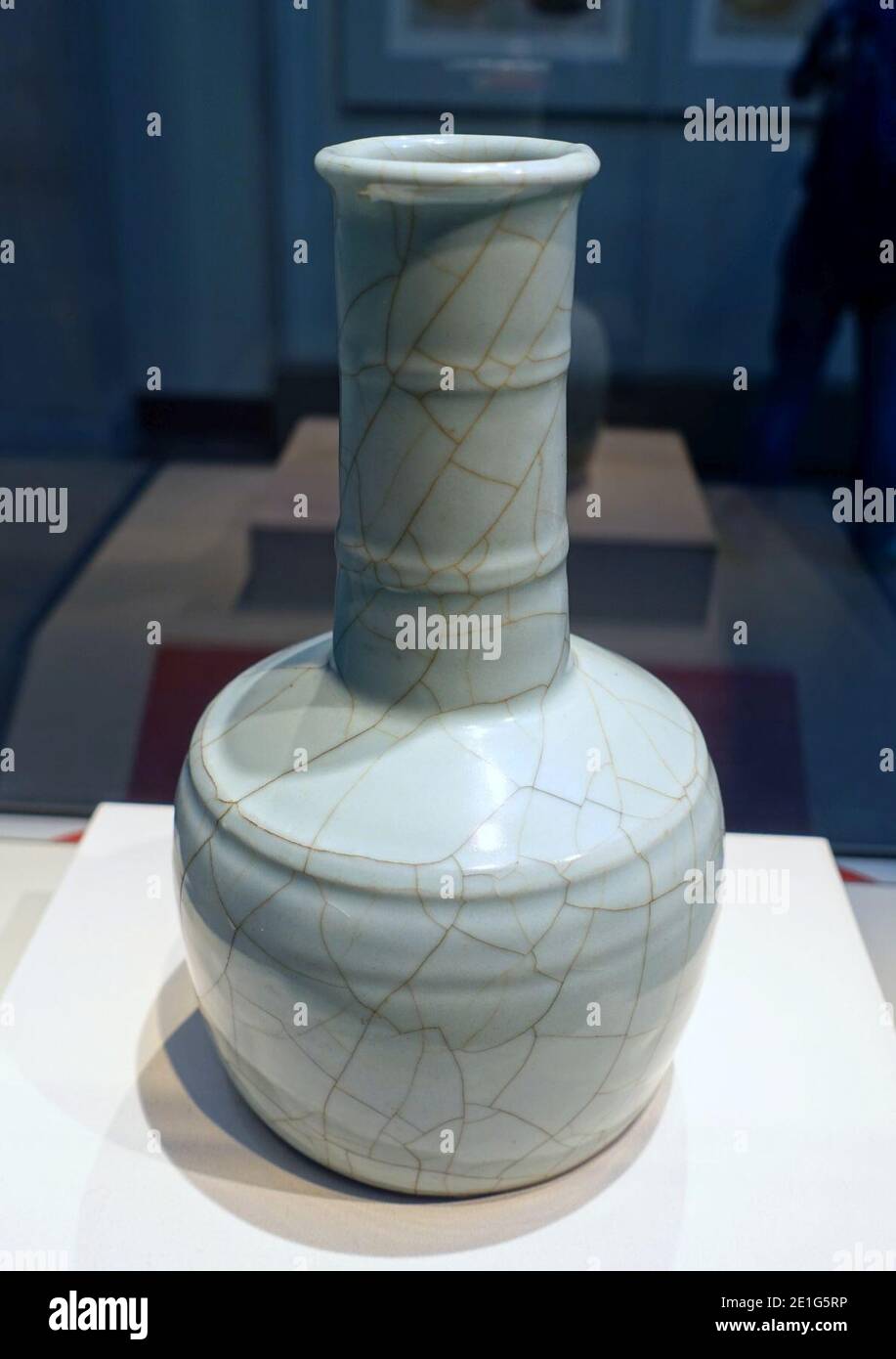 Guan ware hi-res stock photography and images - Alamy