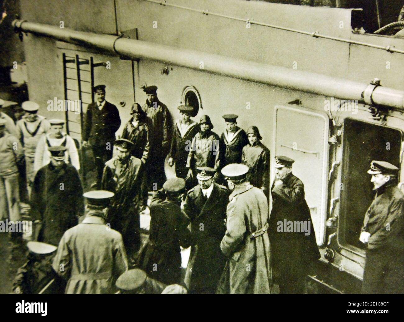 Lord Kitchener and Admiral Jellicoe aboard a ship, WWI (29316573382 ...
