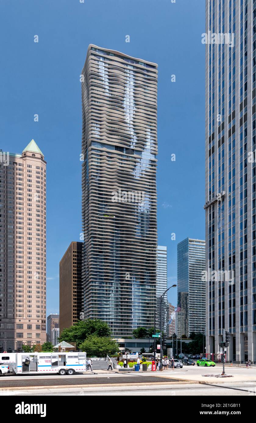 Exterior view of the 82 storey, 876 feet high Aqua Tower in Chicago ...