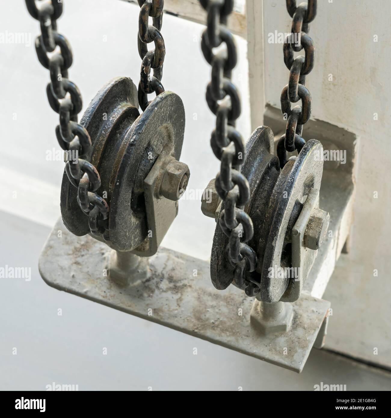 Opening Mechanism High Resolution Stock Photography and Images - Alamy