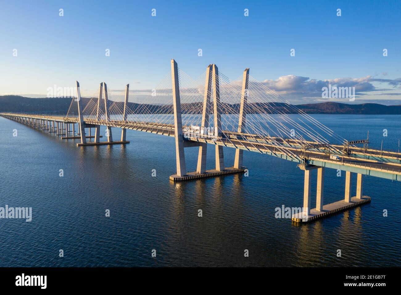 The New Tappan Zee Bridge (The Governor M. Cuomo) spanning the Hudson ...
