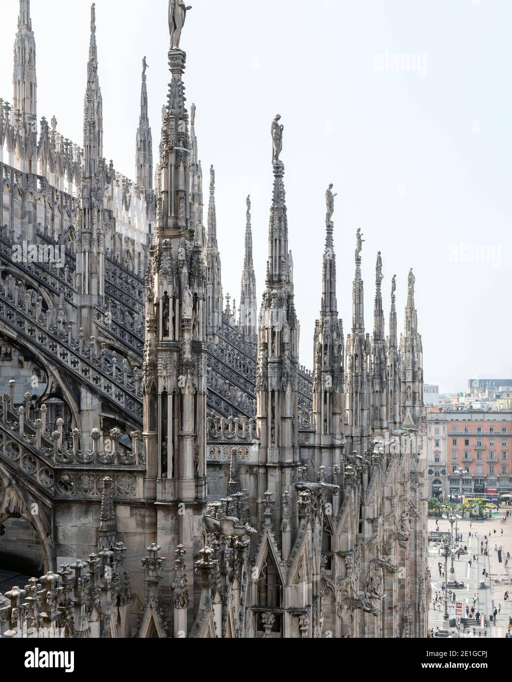 Buttresses milan cathedral hi-res stock photography and images - Alamy