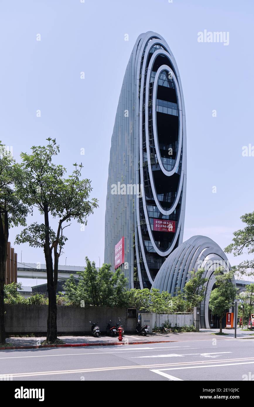 Exterior view of Le Architecture in Taipei, Taiwan, a sustainable, egg ...