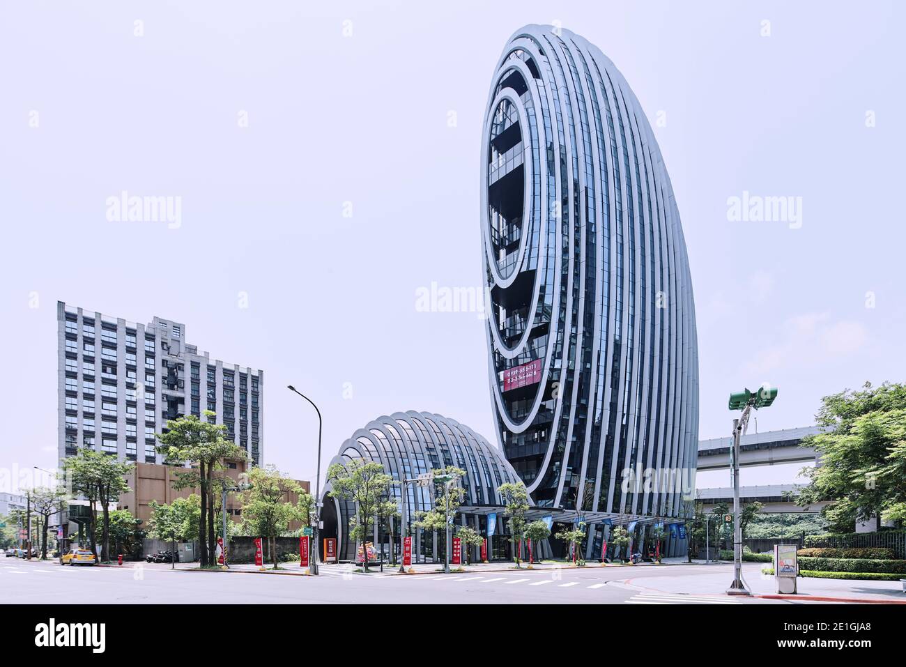 Exterior view of Le Architecture in Taipei, Taiwan, a sustainable, egg ...