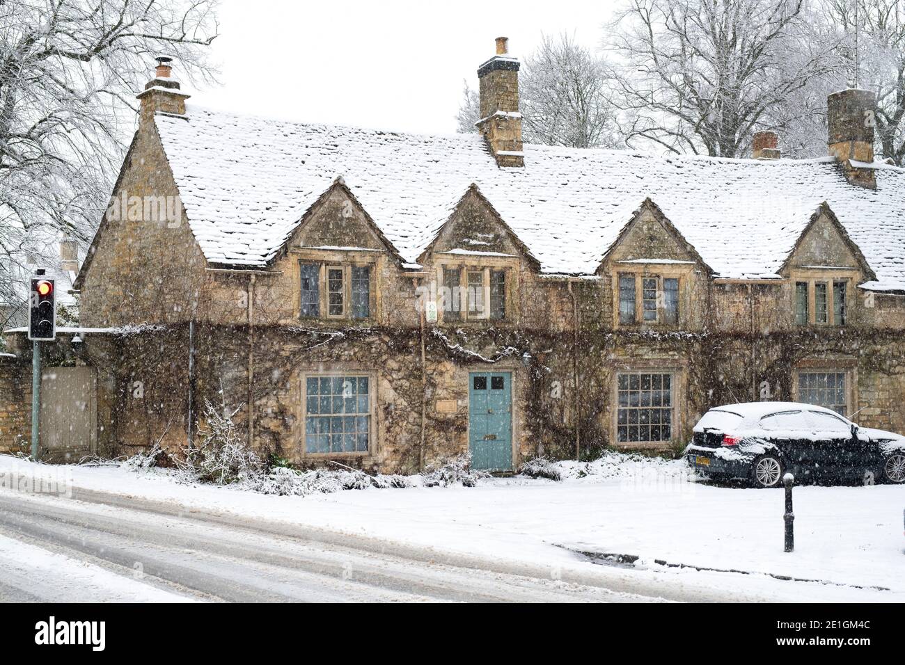 Medieval bridge burford hi-res stock photography and images - Alamy