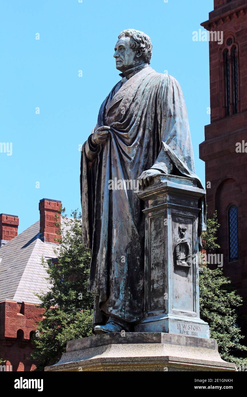 Professor joseph henry statue hi-res stock photography and images - Alamy